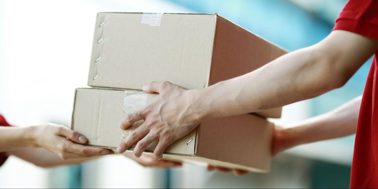 FedEx vs. UPS: Which Is Better? [2025 Shipping Comparison]